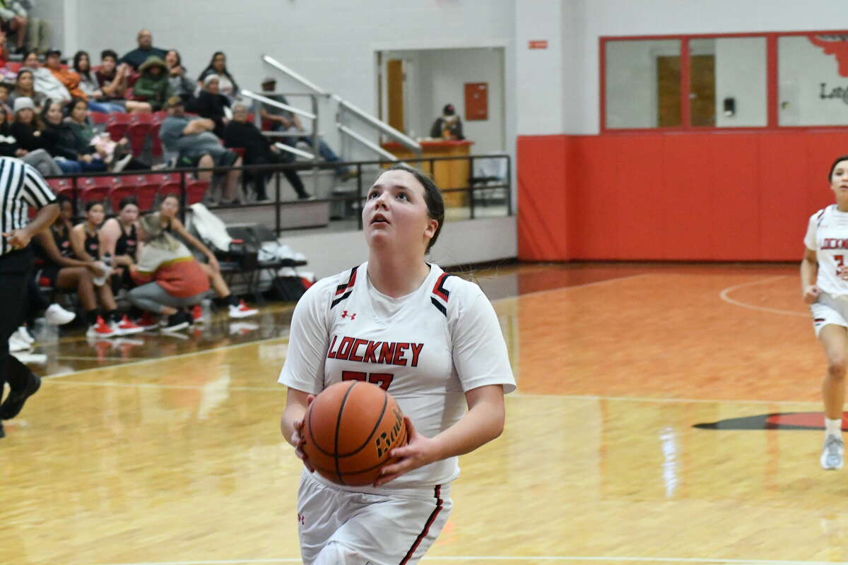 Lockney splits double-header against Seagraves