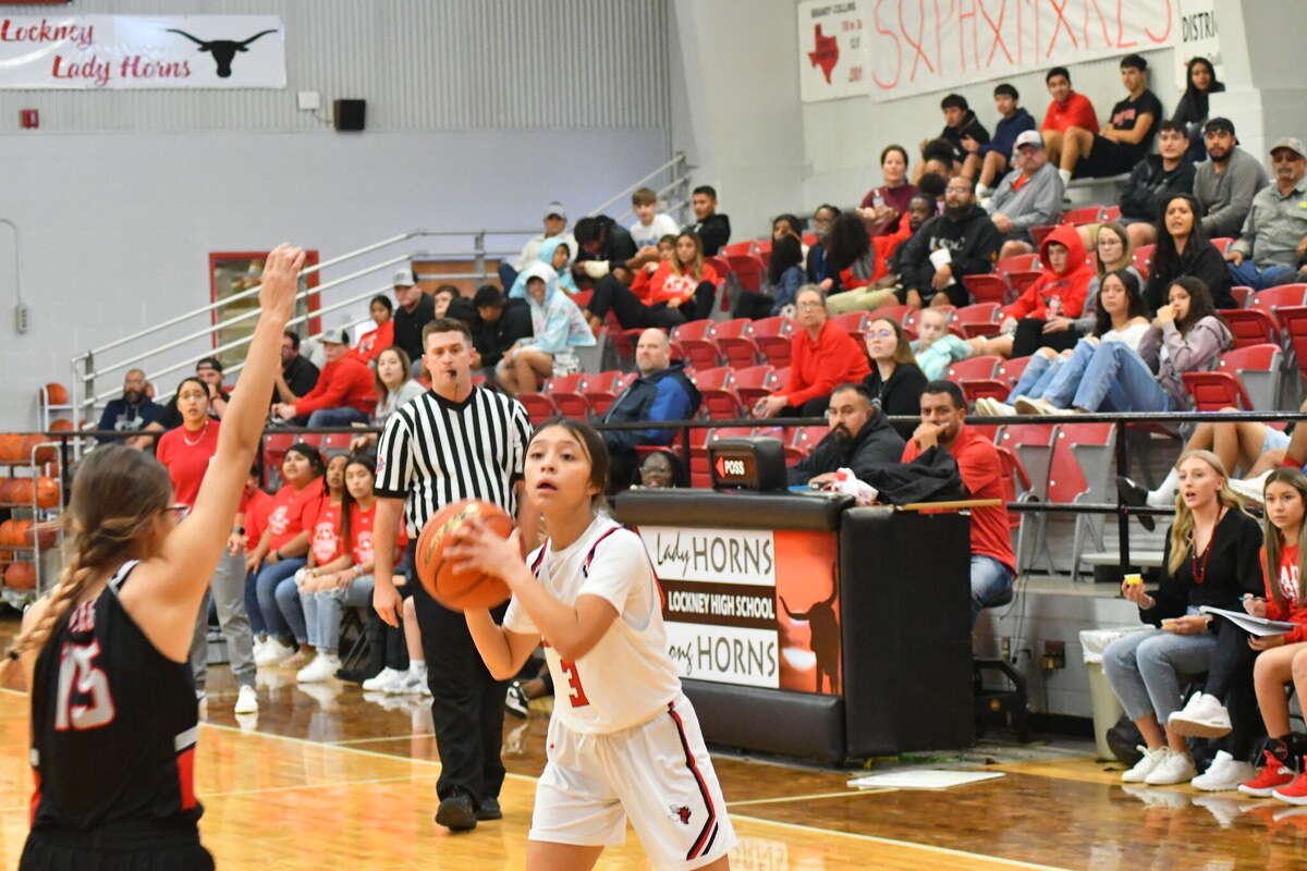 Lockney splits double-header against Seagraves