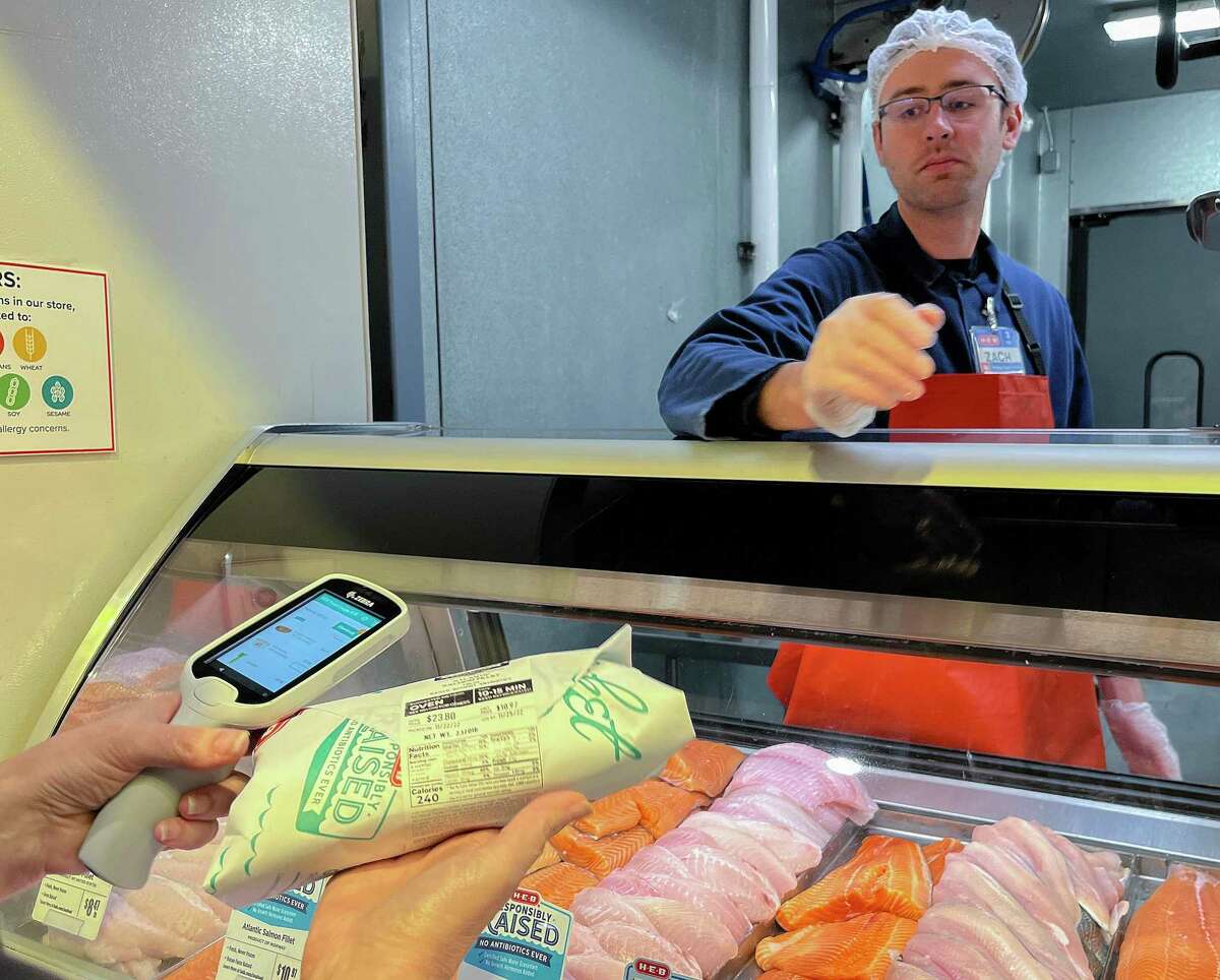 H-E-B, Walmart, Kroger keep testing self-checkout technology