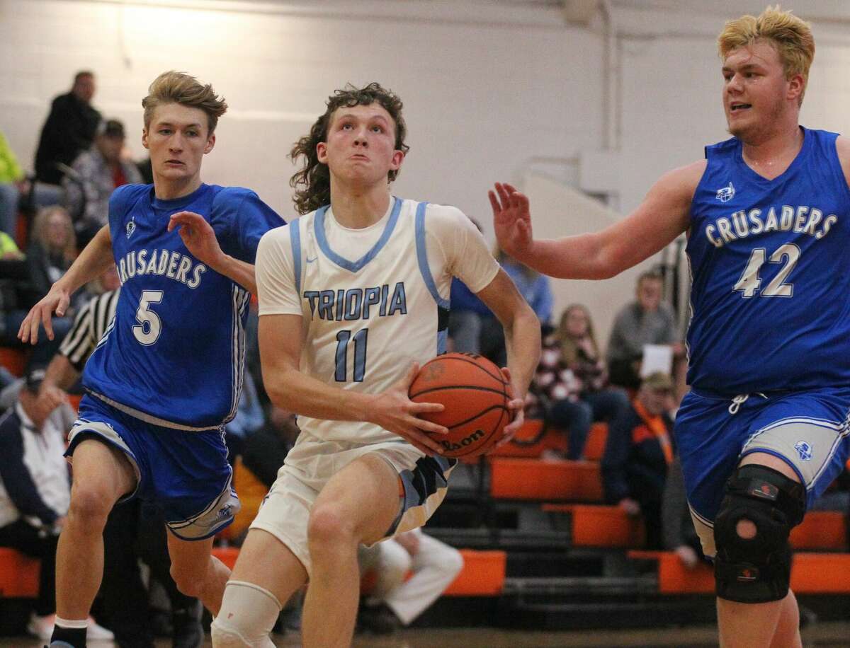 Neathery scores 28 as Triopia boys' basketball rolls in opener