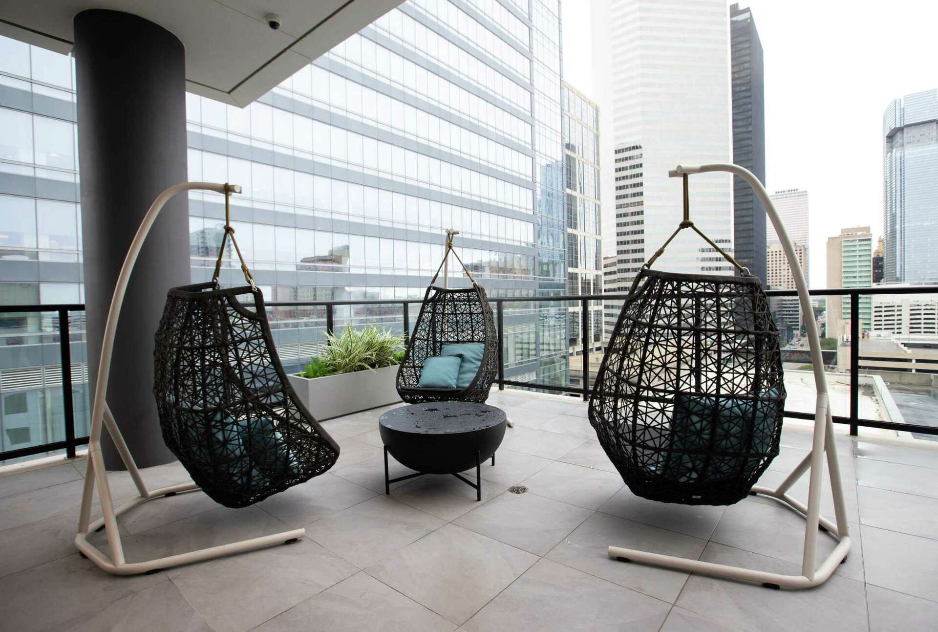 New Houston luxury apartment tower is open, above Discovery Green