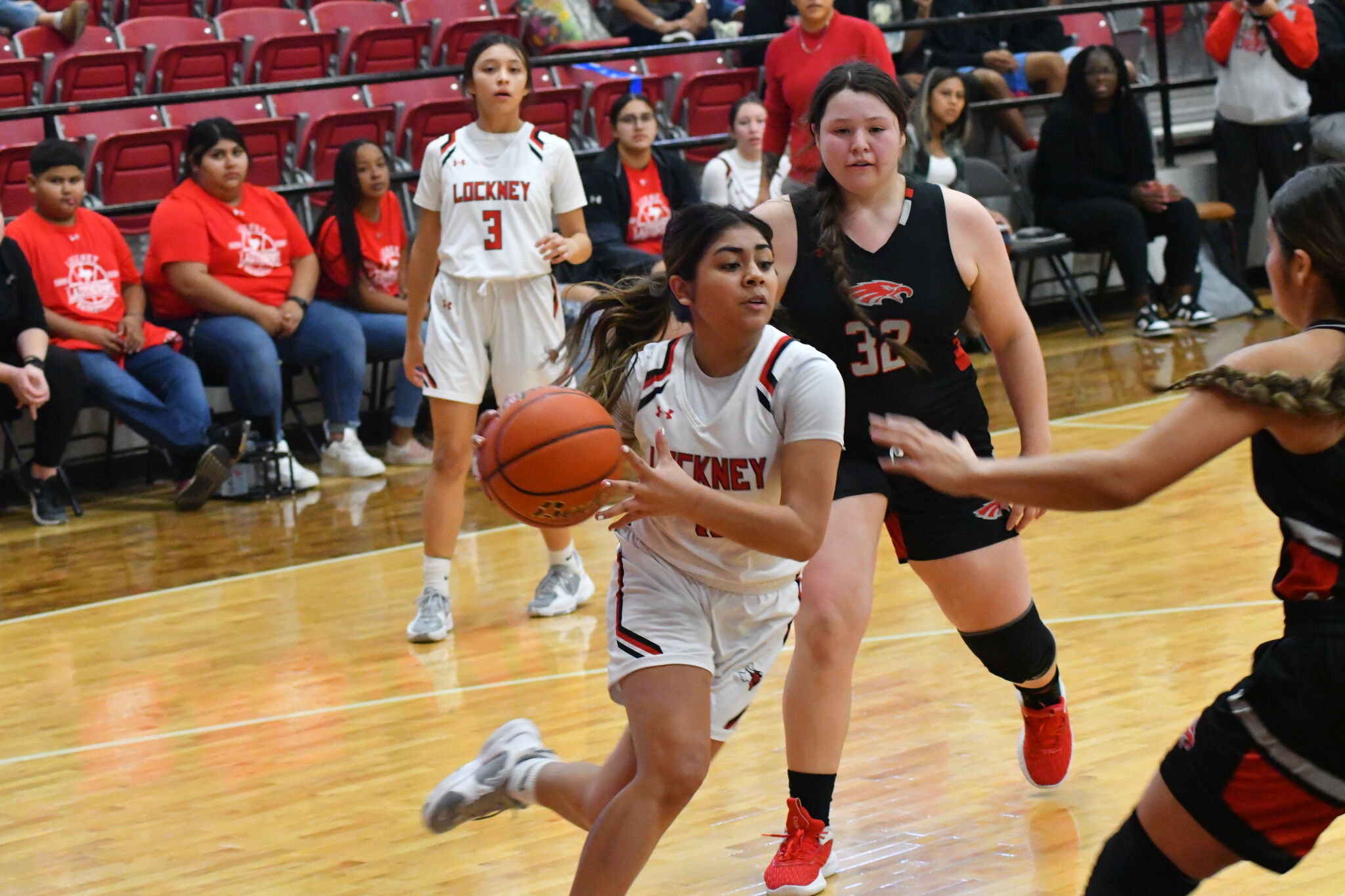 Lockney splits double-header against Seagraves