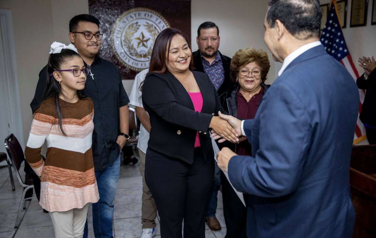El Cenizo officials sworn in as they plan internal audit