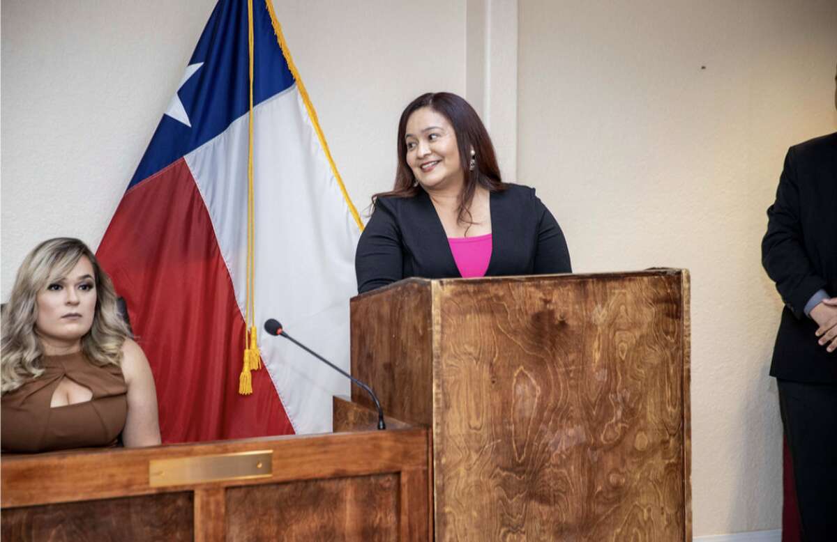 El Cenizo officials sworn in as they plan internal audit
