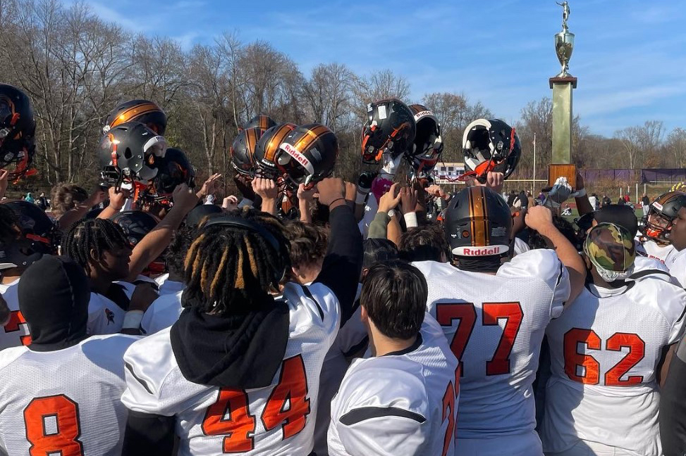 Stamford football, Presley, top Westhill to keep Robotti Trophy