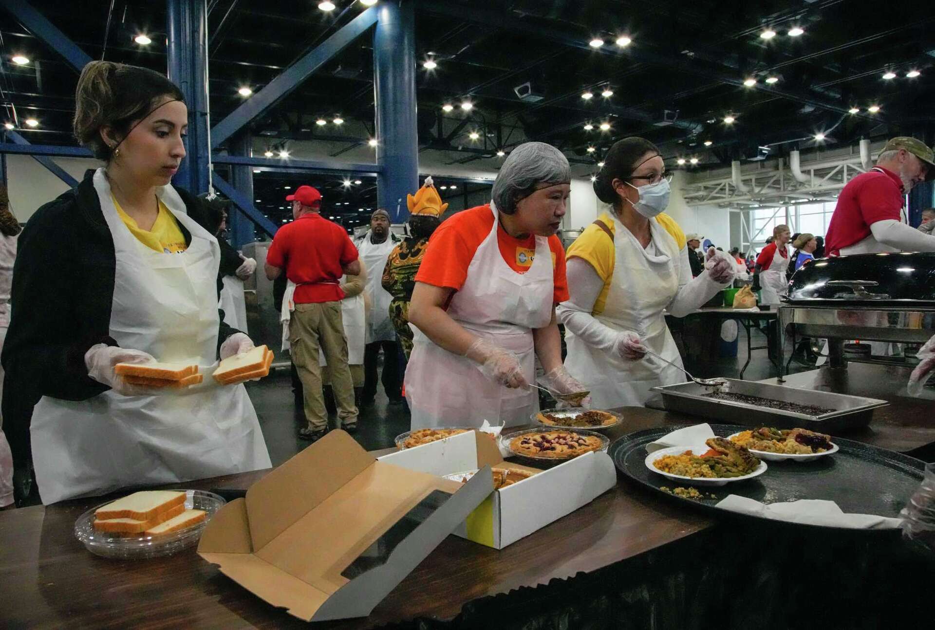 Super Feast finds way to keep serving Thanksgiving to thousands