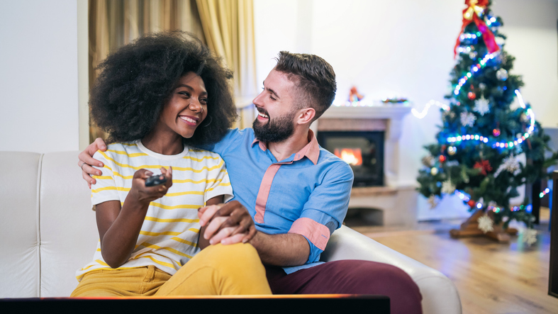 Commentary: Peter Funt — TV tosses tinsel on 158 holiday films ...