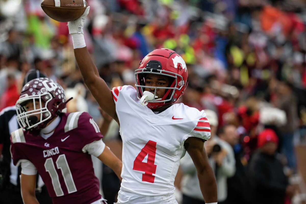 North Shore Mustangs advance to 8th straight regional finals