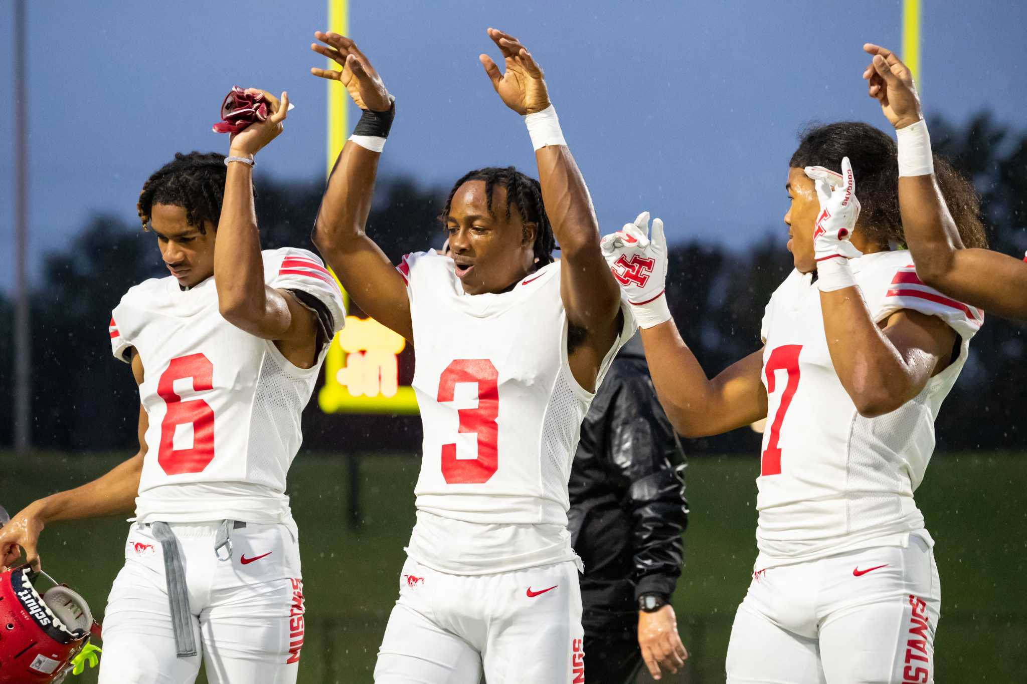 North Shore Mustangs advance to 8th straight regional finals