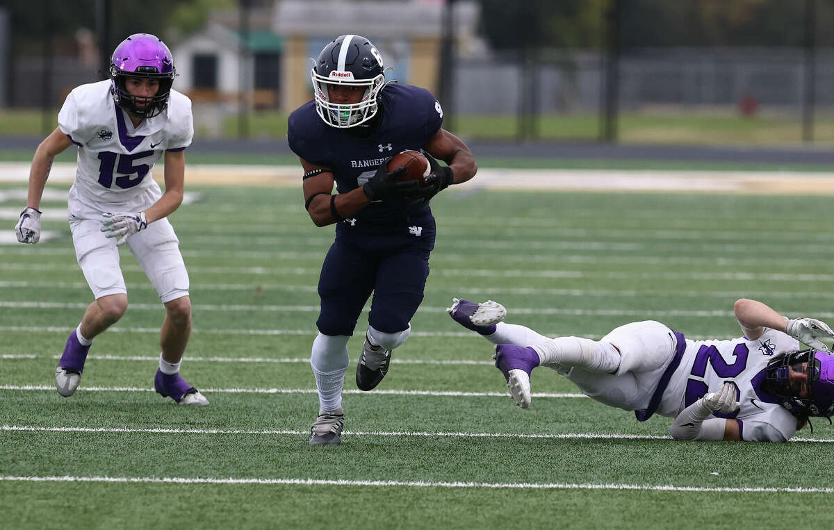 Fulshear falls to Smithson Valley in playoff matchup