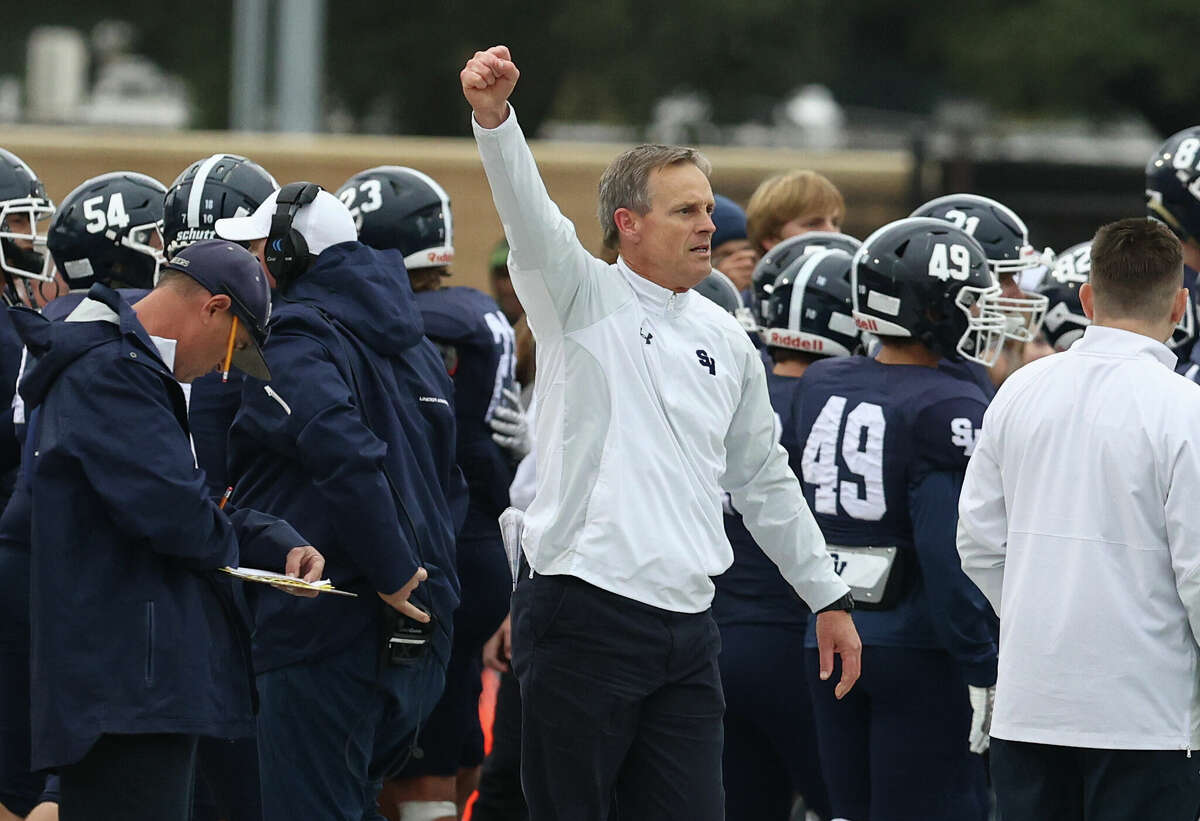 Fulshear falls to Smithson Valley in playoff matchup