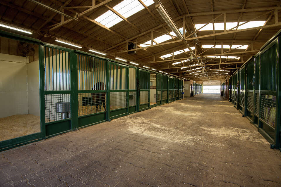 Terry Bradshaw moves to Texas after selling 744-acre ranch