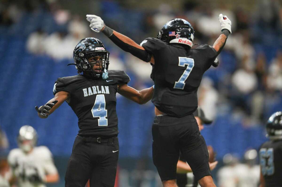 High school football playoffs: Austin Vandergrift 49, Harlan 21
