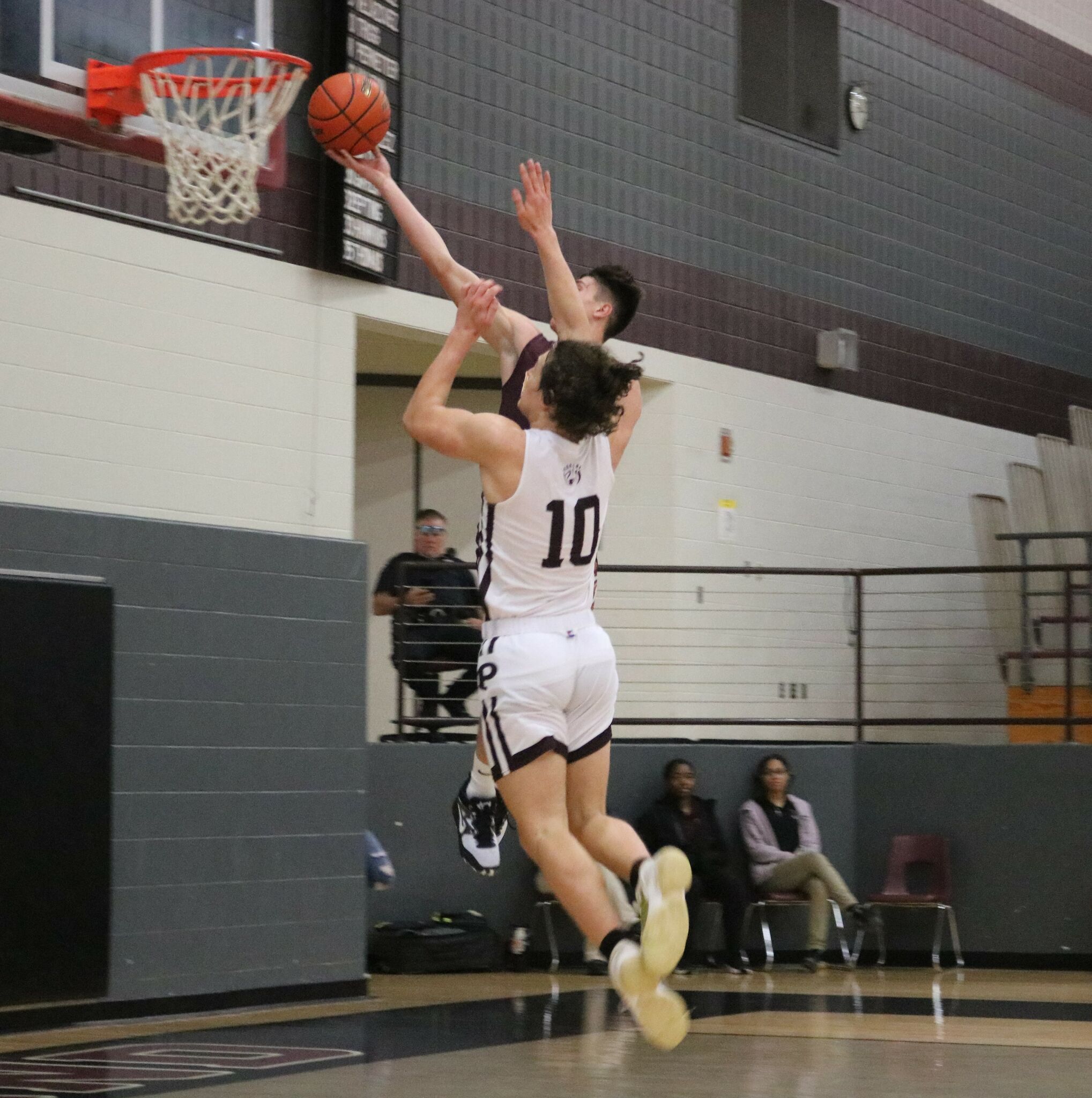 The Oilers gym saw a terrific Saturday afternoon nailbiter
