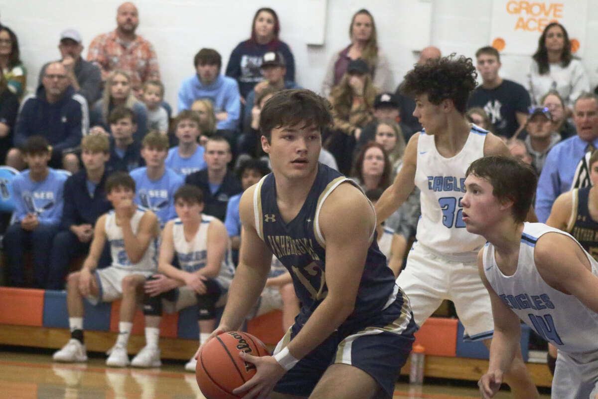 Griffins’ late comeback falls short against St. Elmo