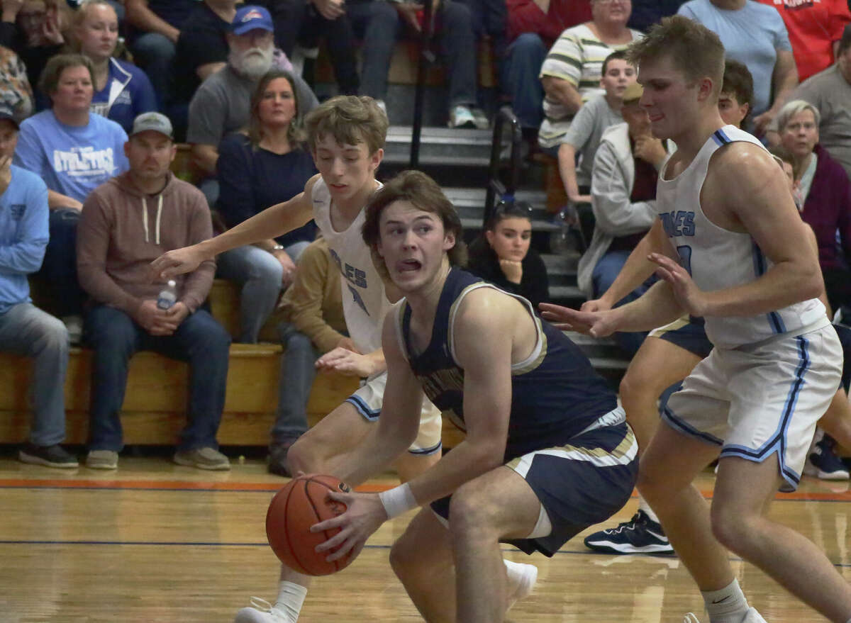 Griffins’ late comeback falls short against St. Elmo