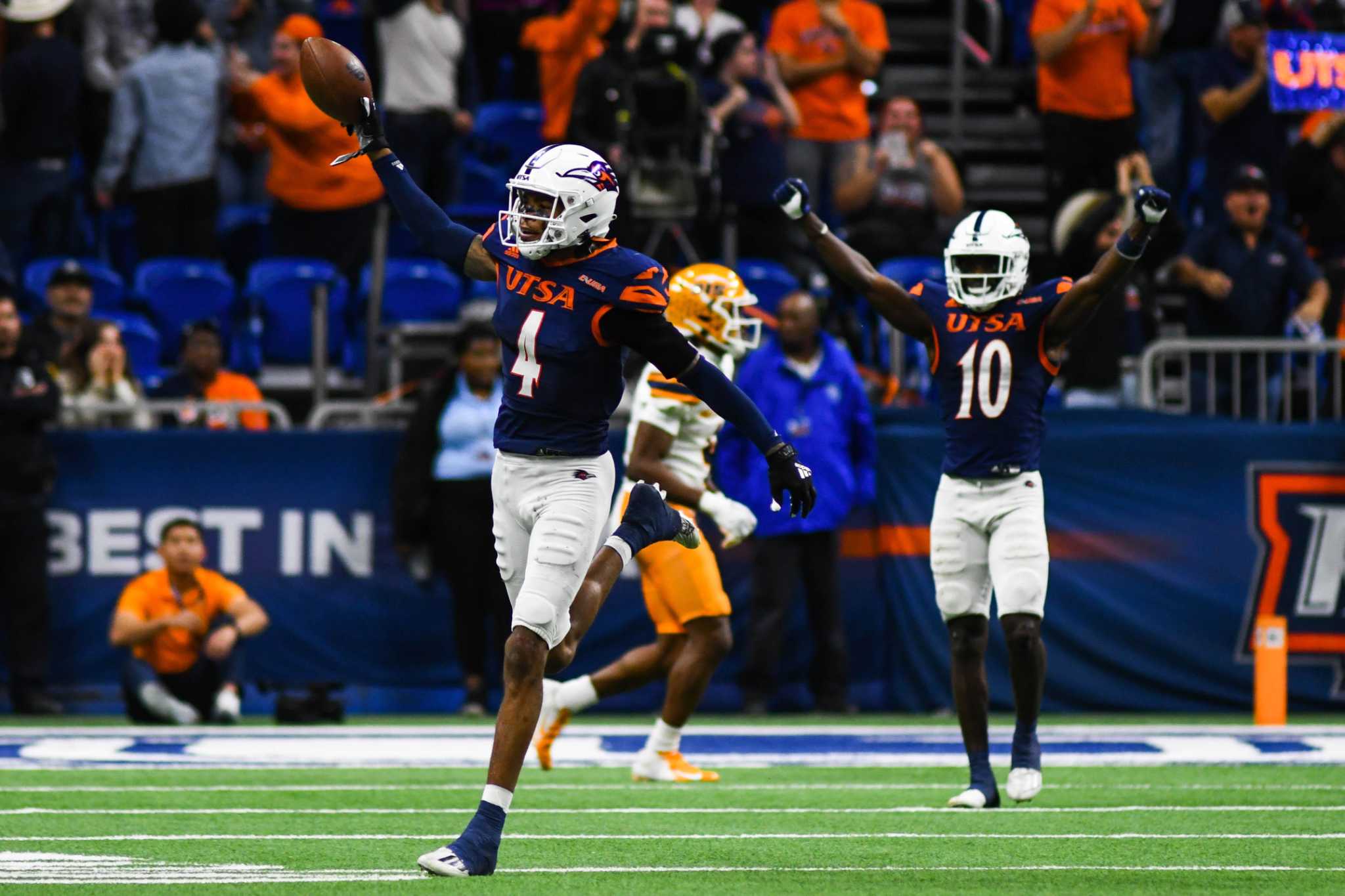 UTSA enters AP Top 25, moves up one spot in coaches poll