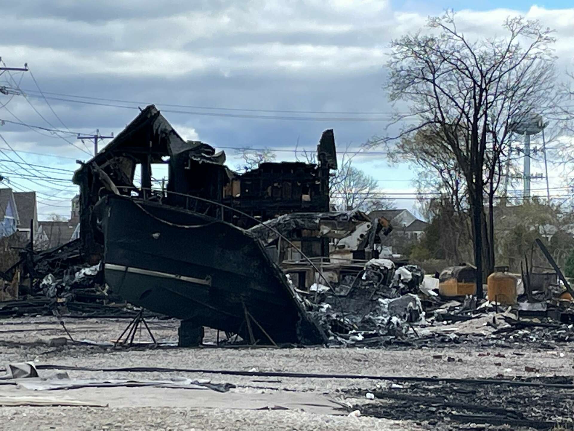 Witnesses: Mystic fire destroys buildings in 'horrifying' scene