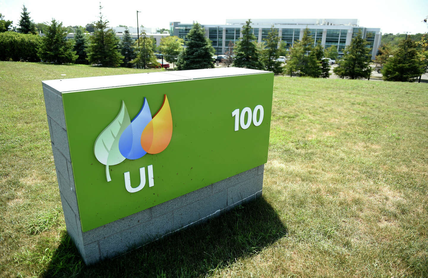 Connecticut regulators approve United Illuminating rate hike