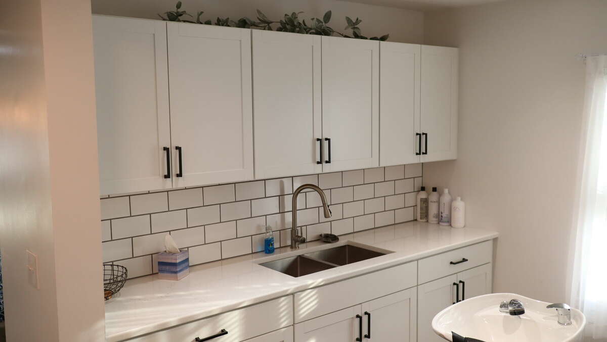 Woman-owned Twisted Scissors Salon to open doors in Ballston