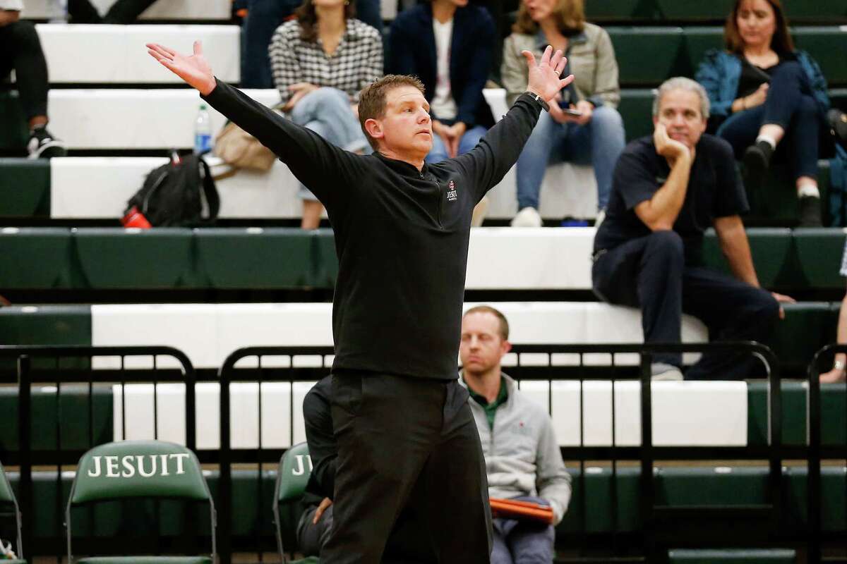 Boys basketball: Strake Jesuit tops state-ranked Cypress Creek