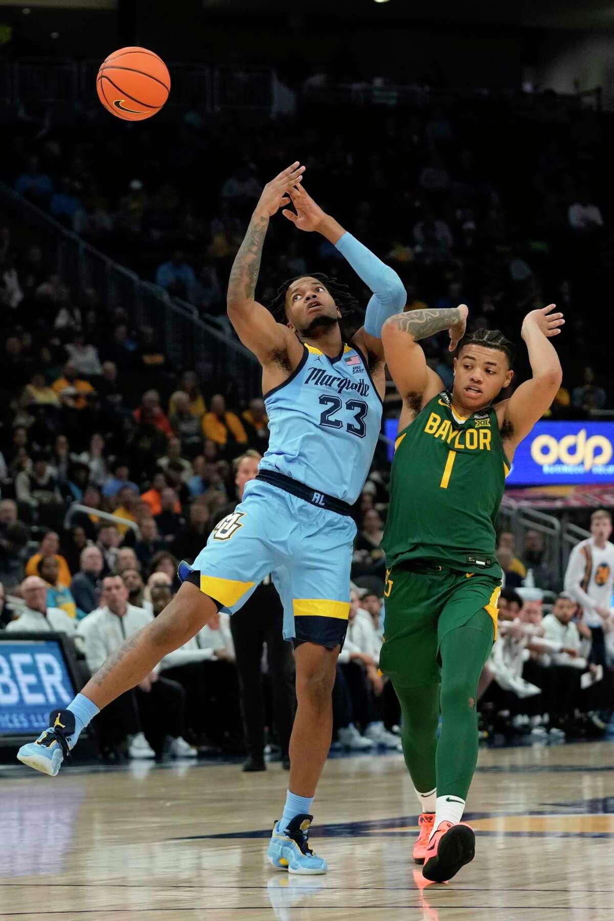 College basketball: Marquette's defense overwhelms No. 6 Baylor