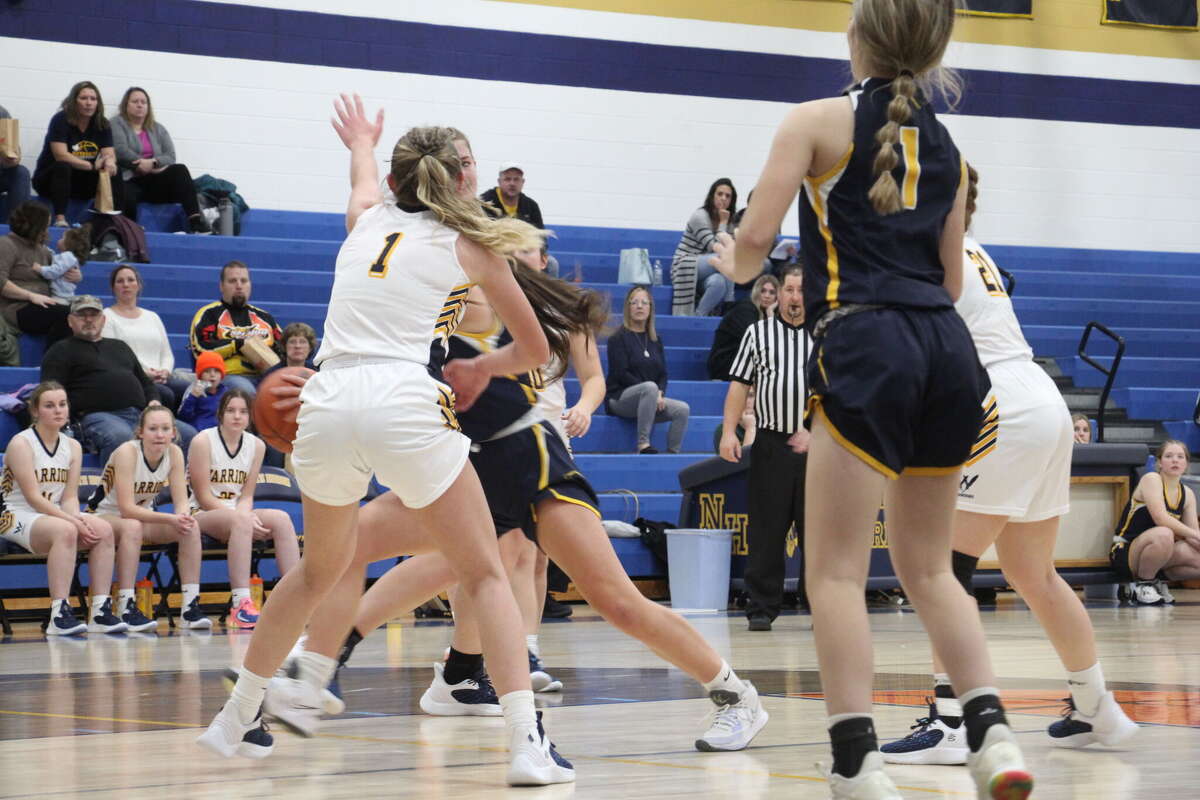 Bad Axe defeated North Huron on opening night of girls hoops