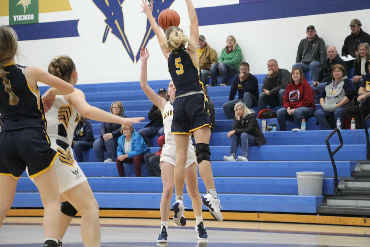 Bad Axe defeated North Huron on opening night of girls hoops