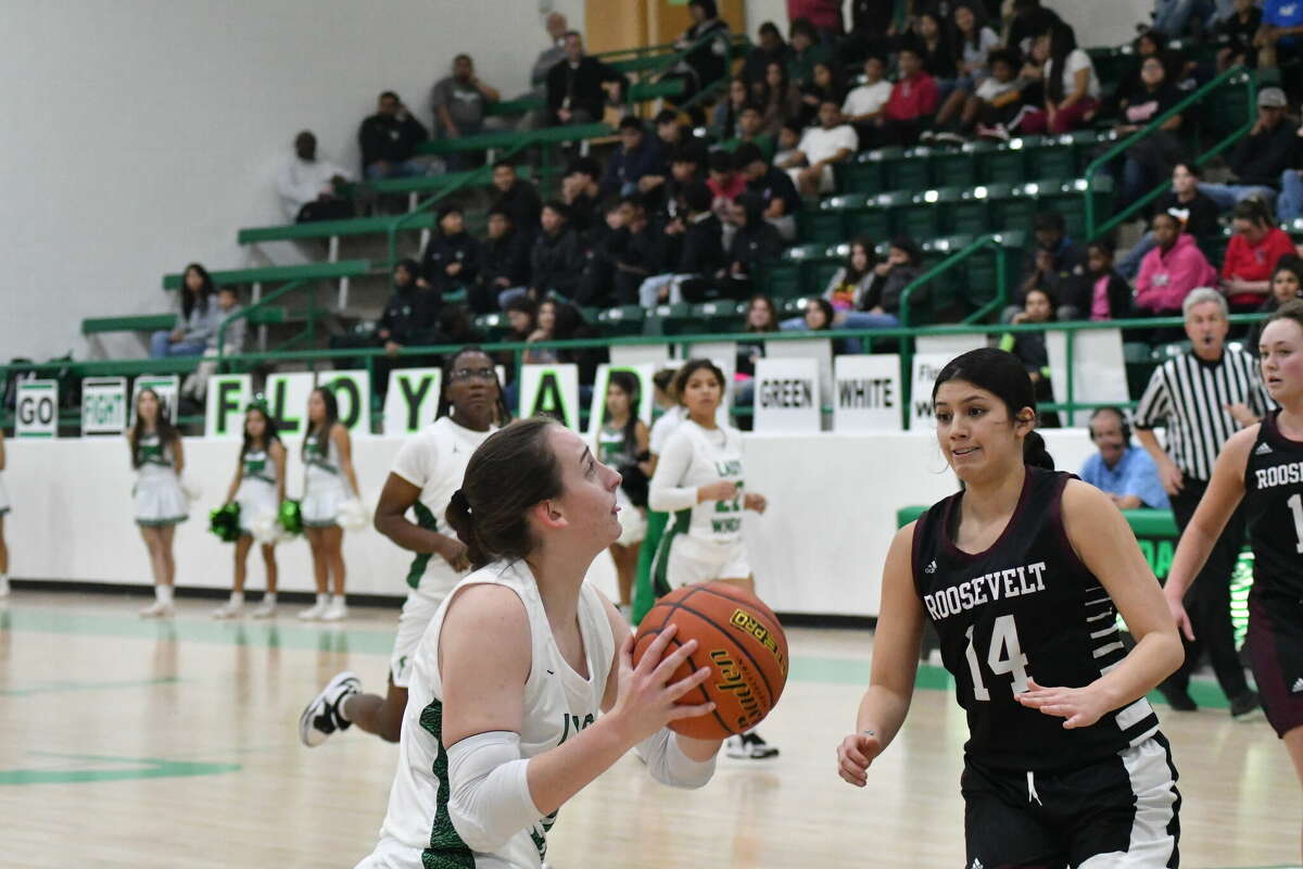 Floydada Whirlwinds breeze on past Lubbock Roosevelt Eagles in double ...