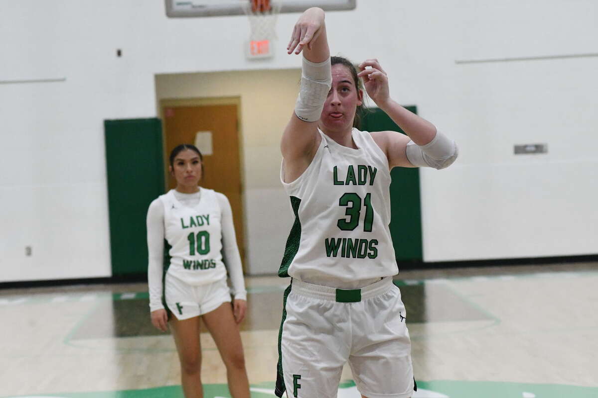 Floydada Whirlwinds breeze on past Lubbock Roosevelt Eagles in double ...