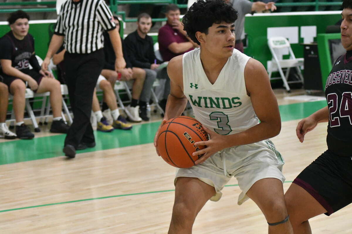 Floydada Whirlwinds breeze on past Lubbock Roosevelt Eagles in double ...