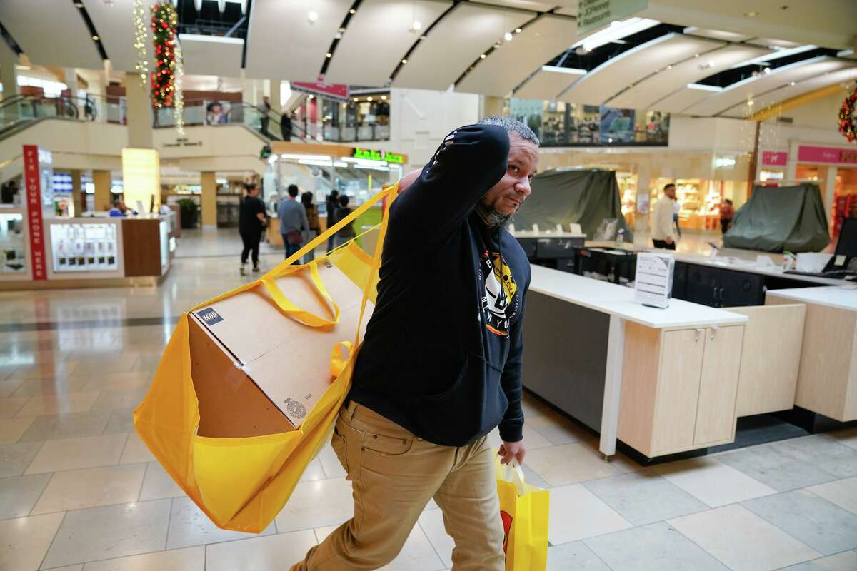 Brick-and-mortar retail far from dead, investors, owners say