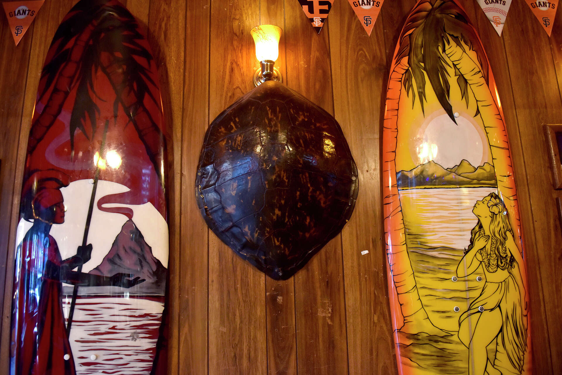 Why everyone called this SF dive bar owner when Hawaii’s Mauna Loa erupted