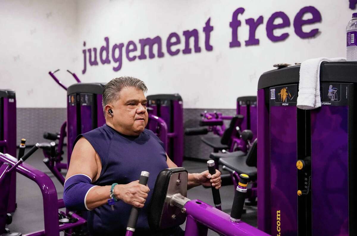 Weight gain jeopardizes Sugar Land man's hip replacement surgery