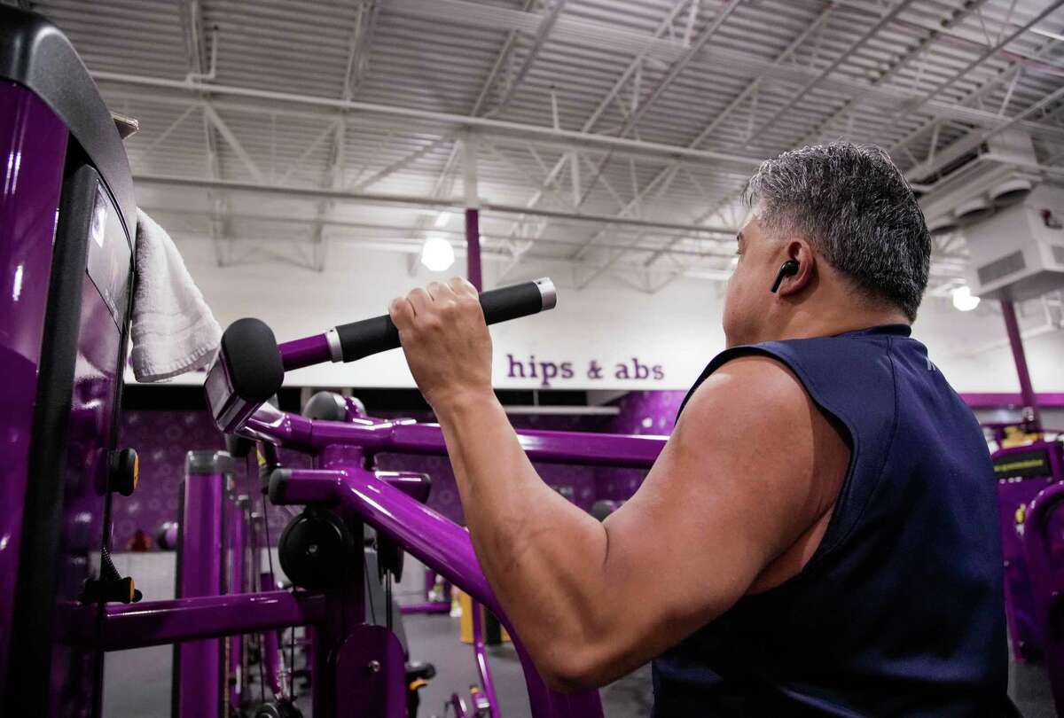 Weight gain jeopardizes Sugar Land man's hip replacement surgery