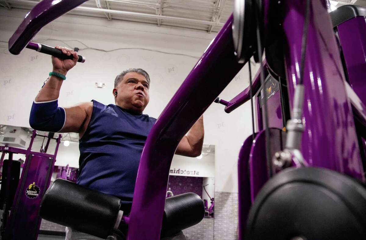 Weight gain jeopardizes Sugar Land man's hip replacement surgery