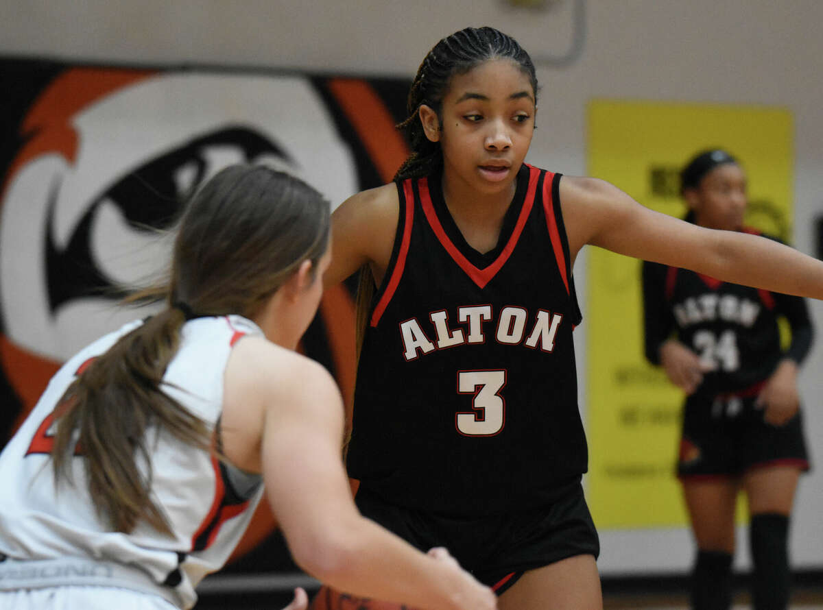 Alton Redbirds defeat Edwardsville Tigers for first time since 1998