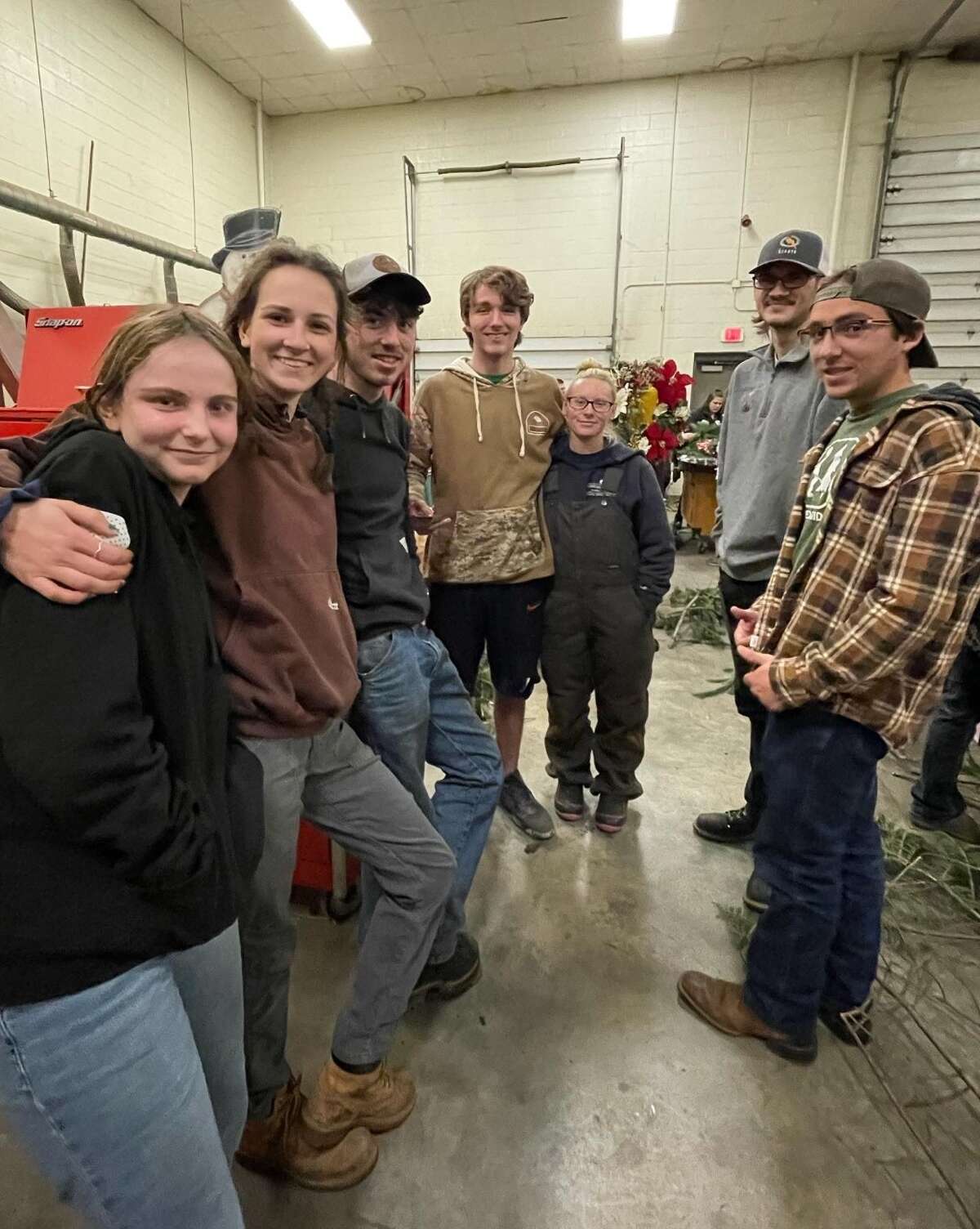 Winsted FFA students hold wreath-making night