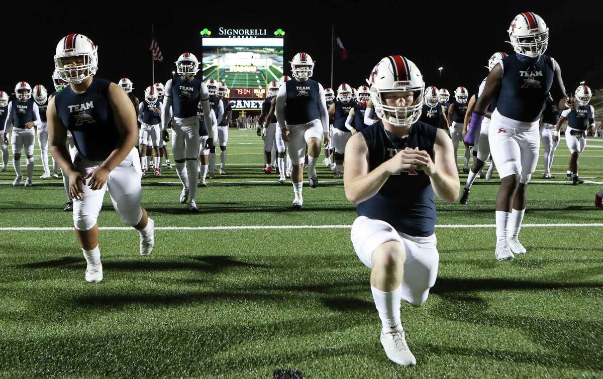 North Shore Mustangs advance to state semifinals