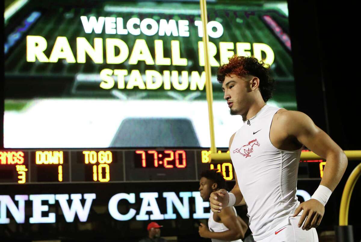 North Shore Mustangs advance to state semifinals