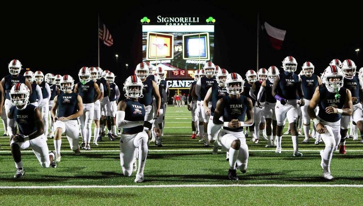 North Shore Mustangs advance to state semifinals