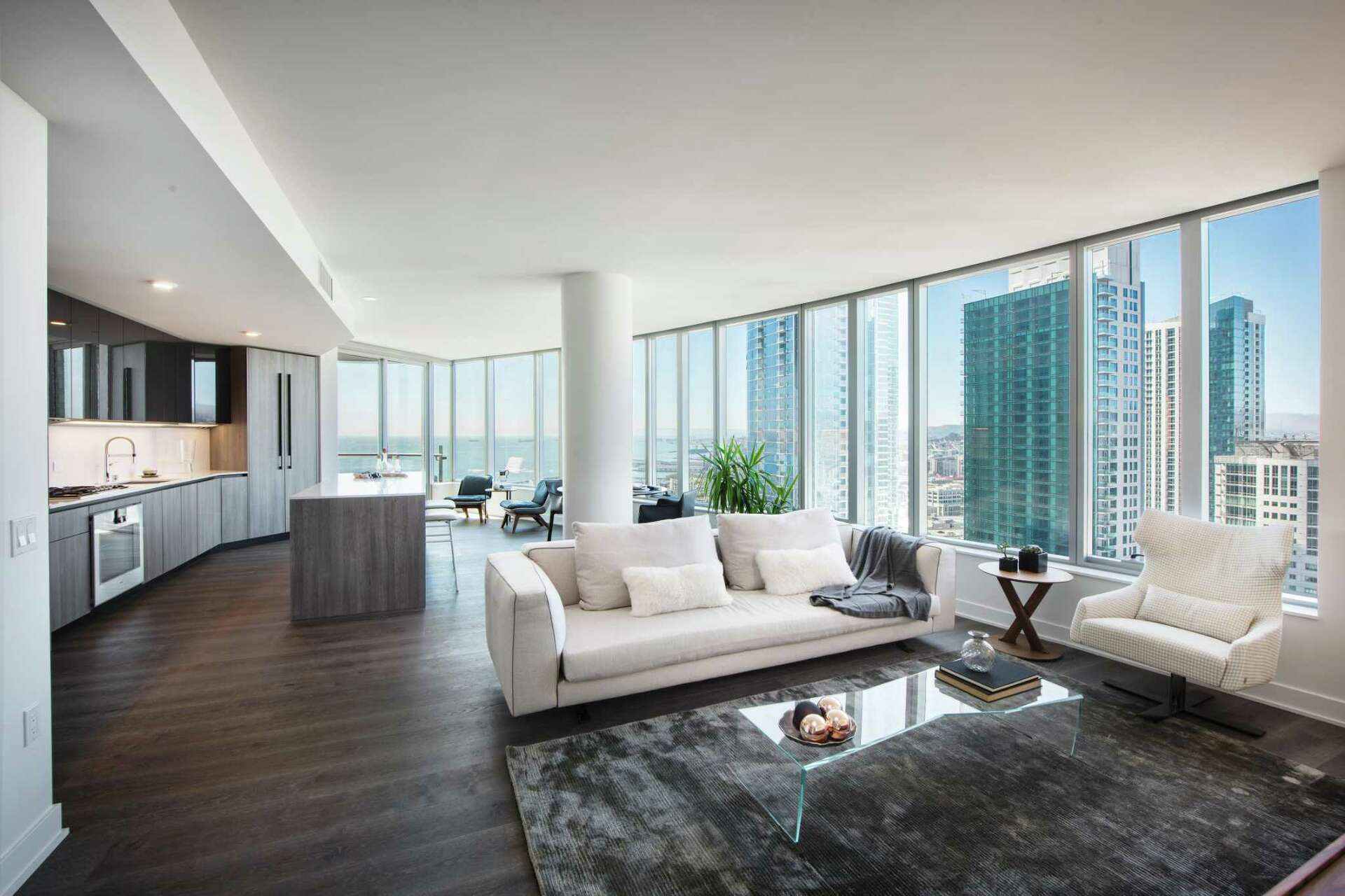 Downtown SF condo market crashing, units selling at reduced prices