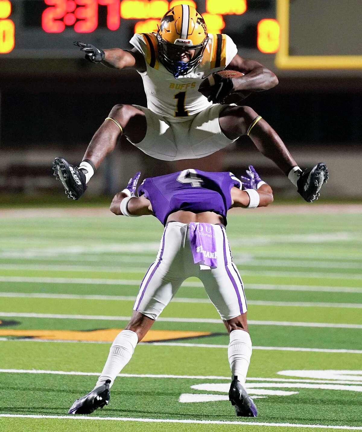 Port Neches-Groves Indians upset Fort Bend Marshall Buffalos