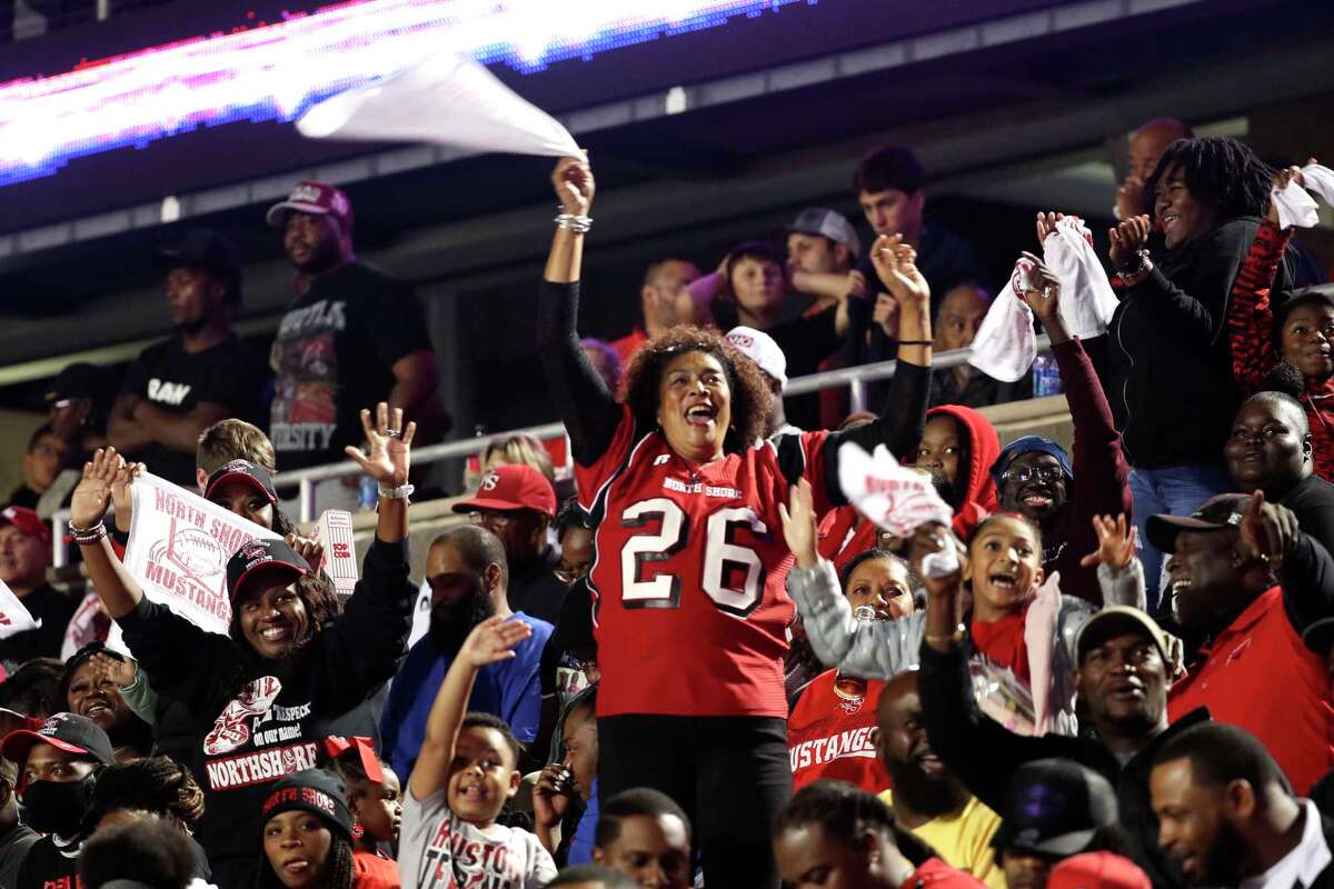 North Shore Mustangs advance to state semifinals