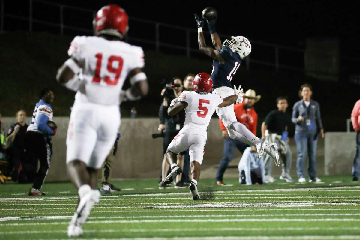 North Shore Mustangs advance to state semifinals