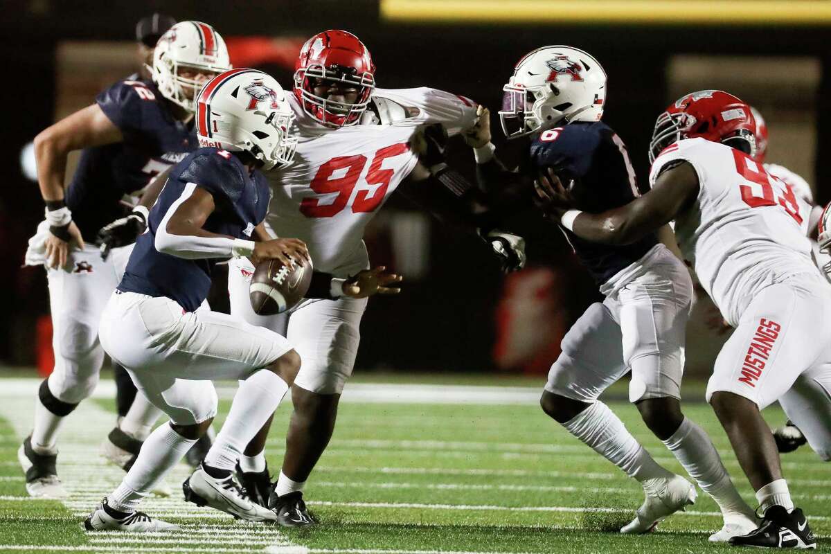 North Shore Mustangs advance to state semifinals