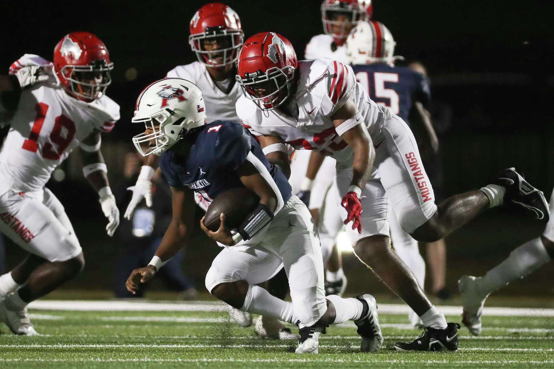 North Shore Mustangs advance to state semifinals