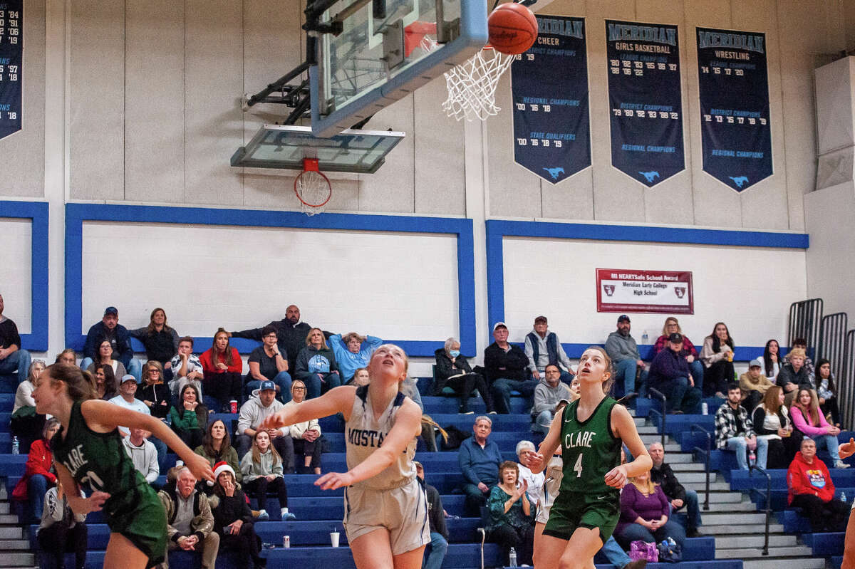 PHOTOS: Meridian clashes with Clare in girls basketball