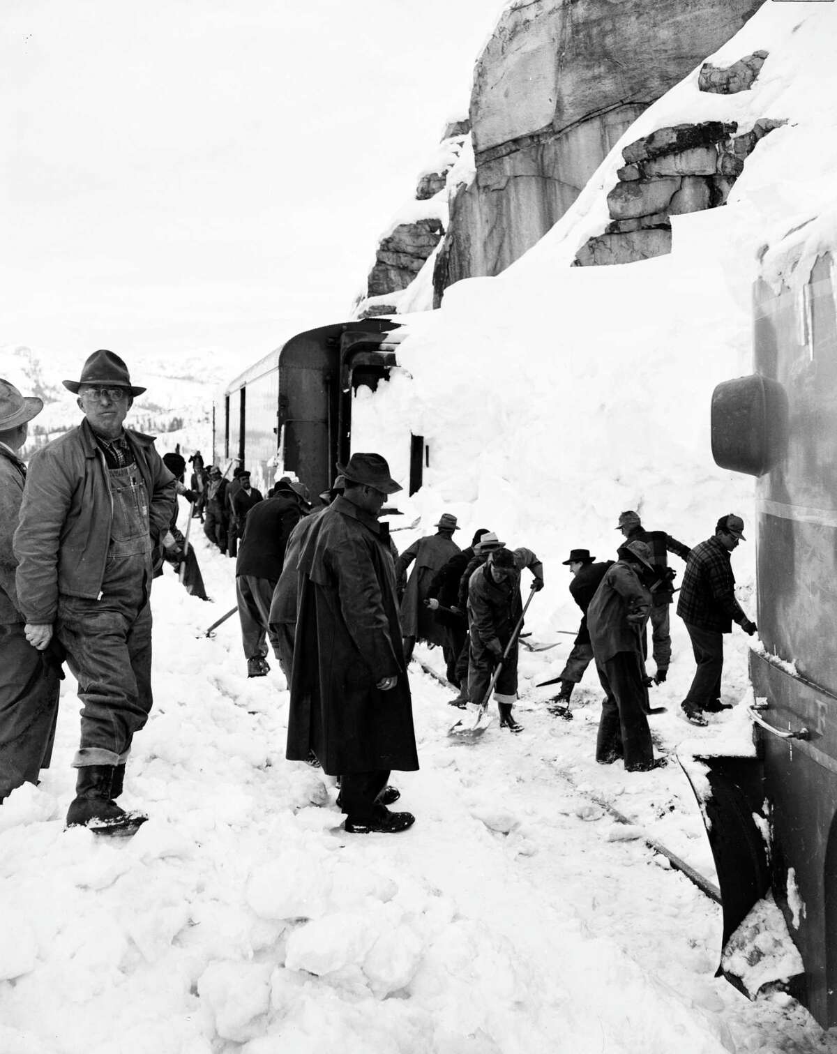 1952 Sierra blizzard turned snowbound luxury train into frigid hell