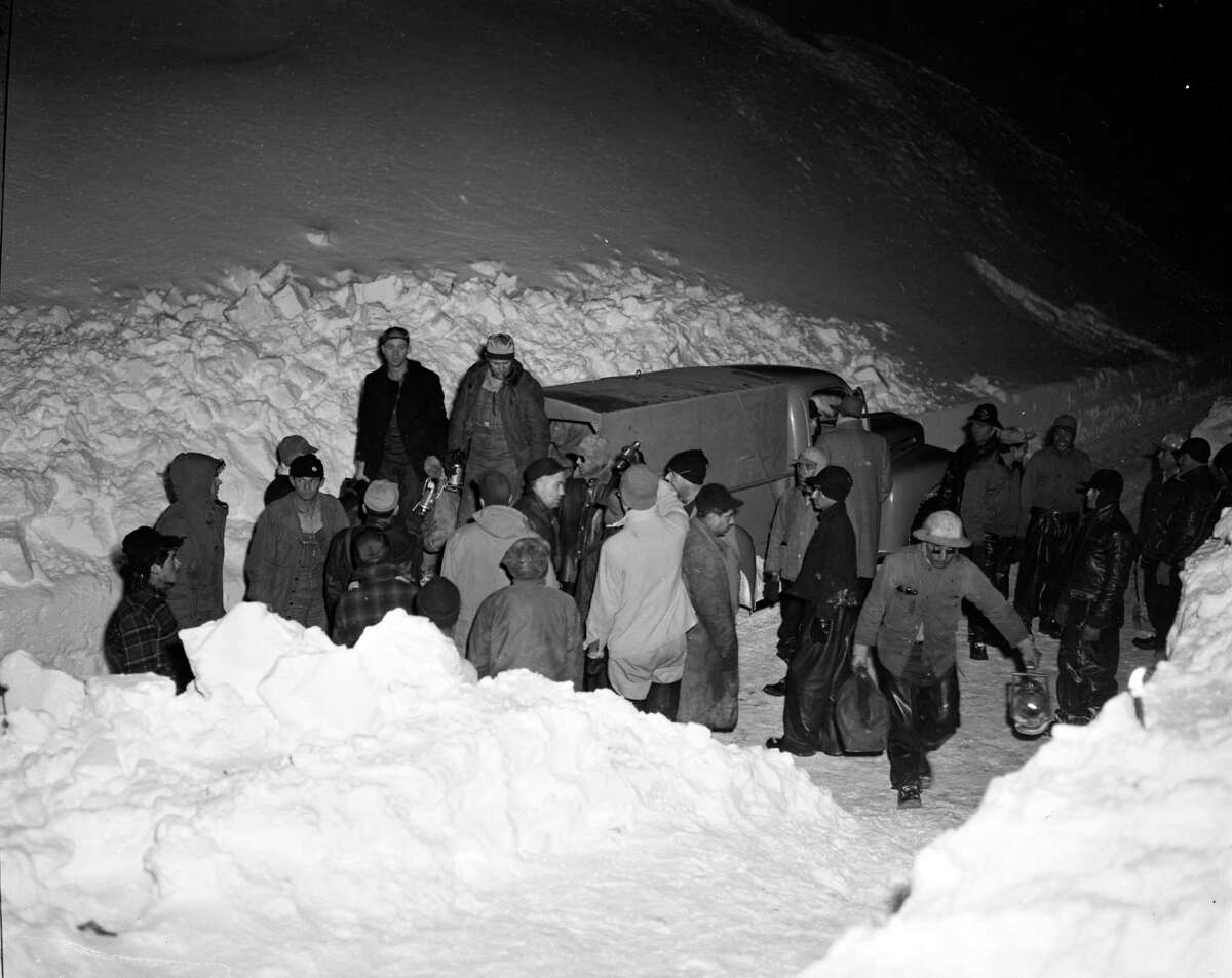 1952 Sierra blizzard turned snowbound luxury train into frigid hell